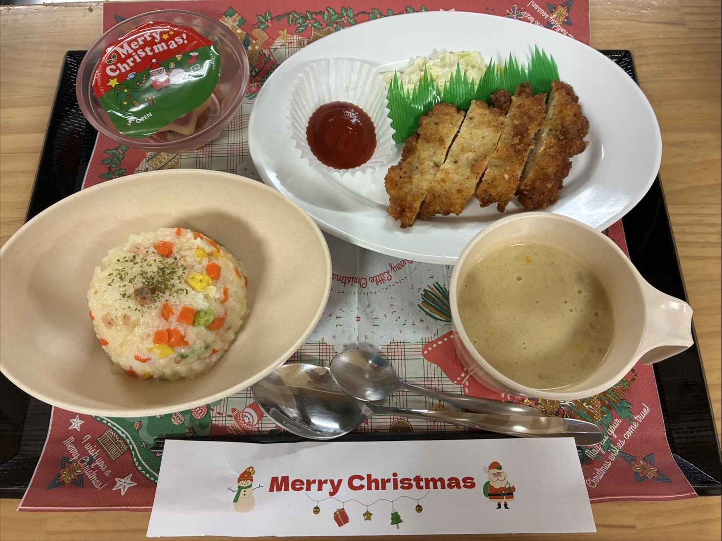 クリスマスディナー🍽️ |ブログ|大阪で介護施設をお探しなら「フルライフケア」